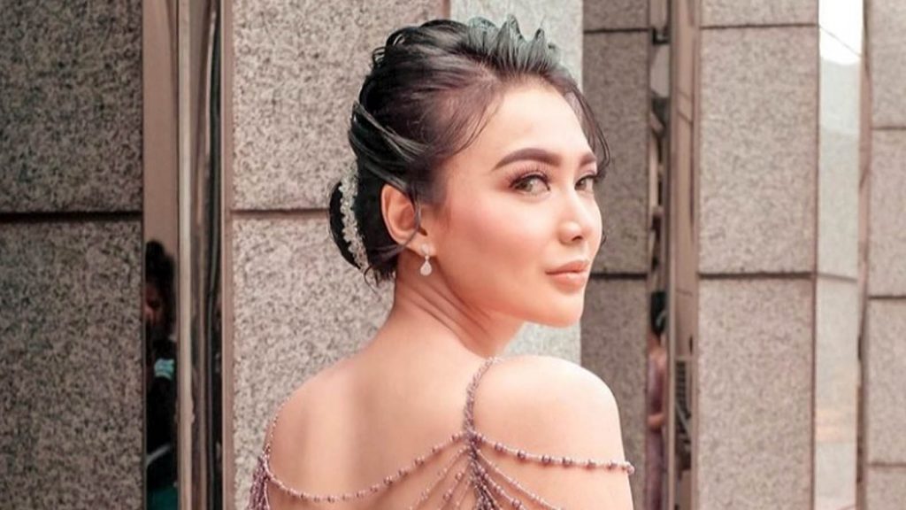 Dijuluki Pemersatu Bangsa Karna Punya Tubuh Seksi, Ini Kata Wika Salim - Berita Seleb & Lifestyle