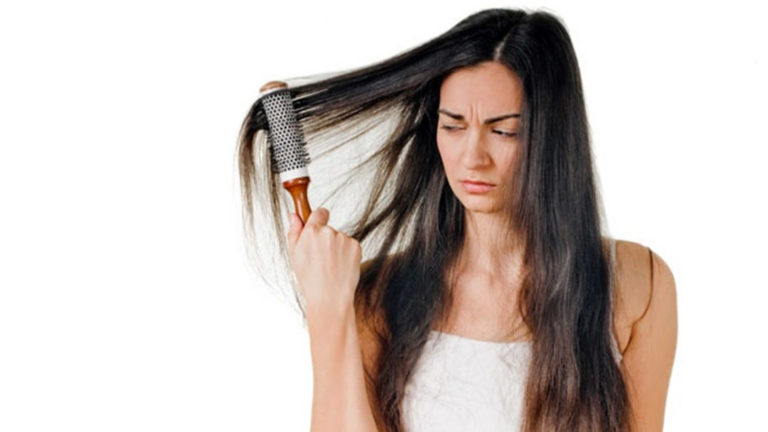 Ketahui Penyebab Rambut Menjadi Kering - Berita Seleb & Lifestyle