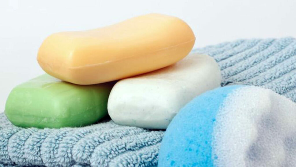 Begini Cara Memilih Sabun yang Sesuai dengan Jenis Kulit - Berita Seleb ...