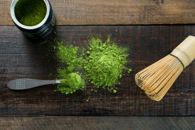Perbandingan dan Perbedaan Matcha dengan Teh Hijau - Berita Seleb ...